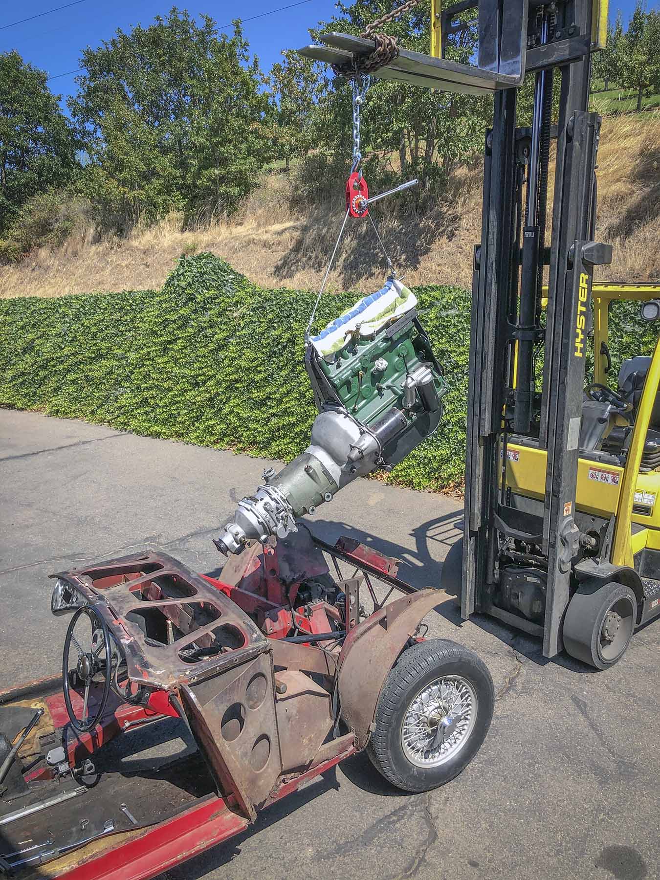 NOW “THAT’S” AN ENGINE PULLER | Northwest Healeys